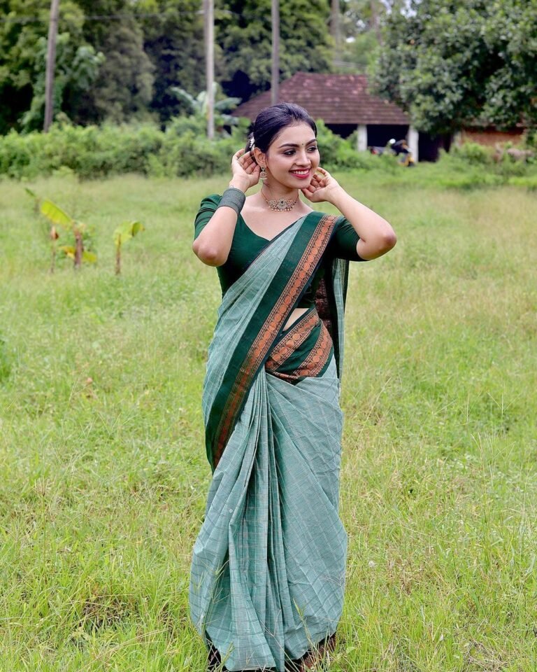 Indian Cute Girls In Saree Photos – 98