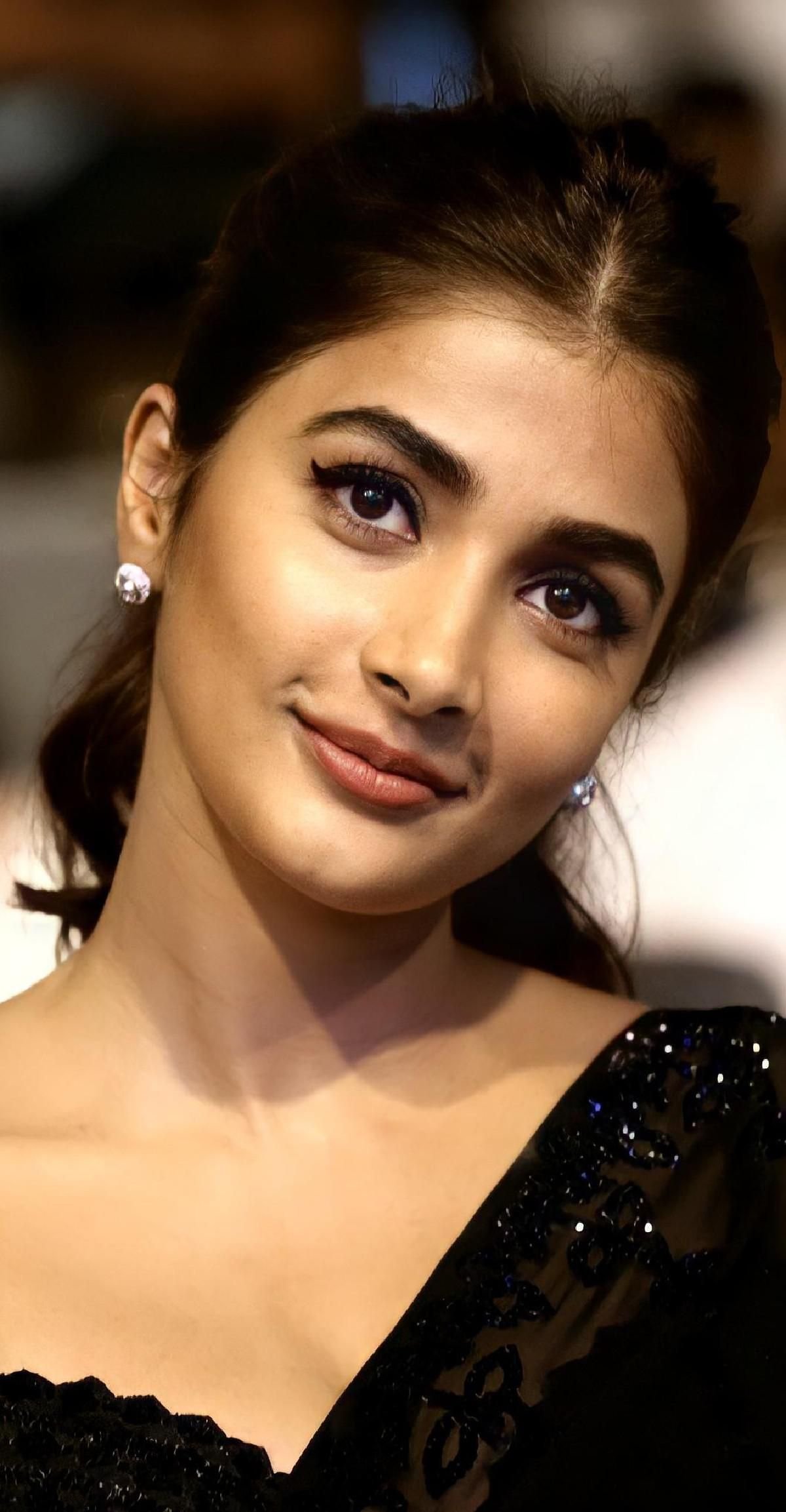 Pooja Hegde Cute Photos – 107