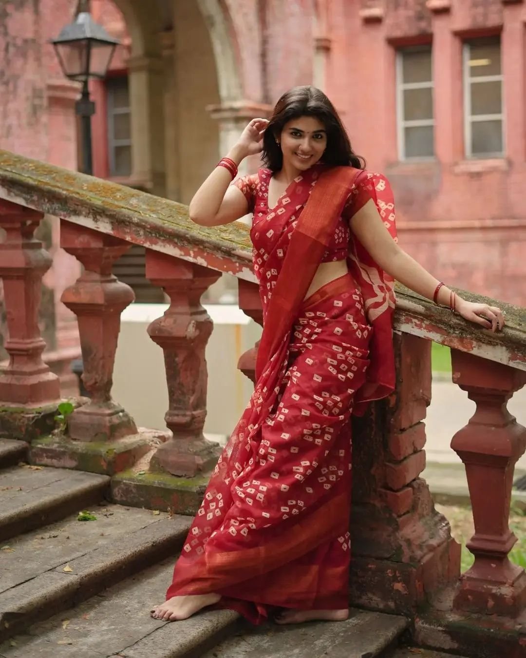 Cute Indian Girls in Saree HD Images – 138