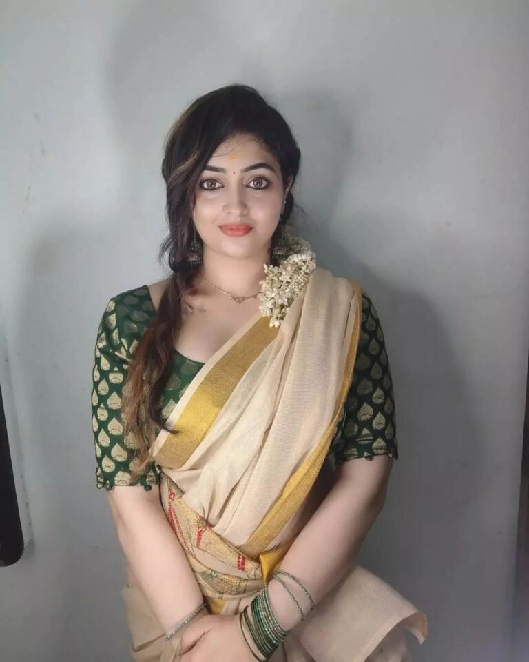 Cute Indian Actress In Saree Hd Images 145
